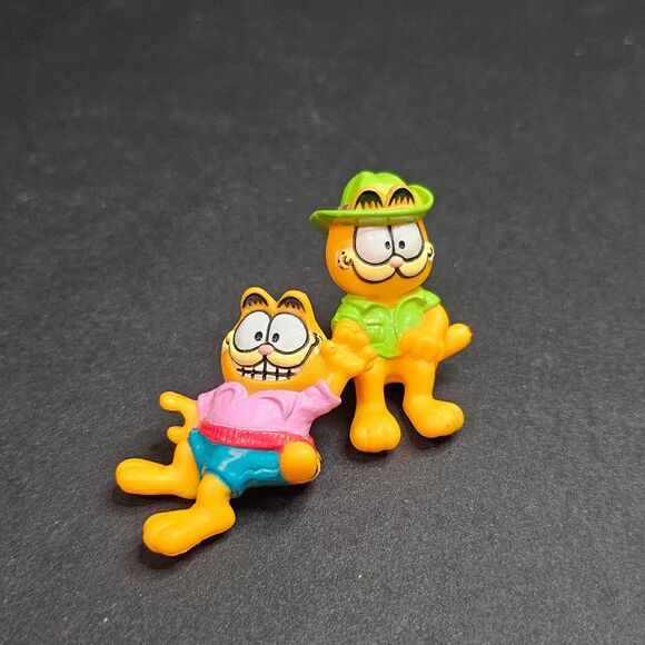 Unbranded | Toys | Pair Vtg 981 Garfield Pvc Figurine Toys Safari Hat ...